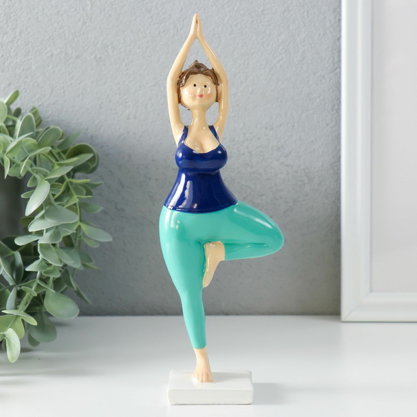 Фигурка полистоун "Пышечка: йога поза дерева", сине-бирюзовая, 7x4.5x20.5 см