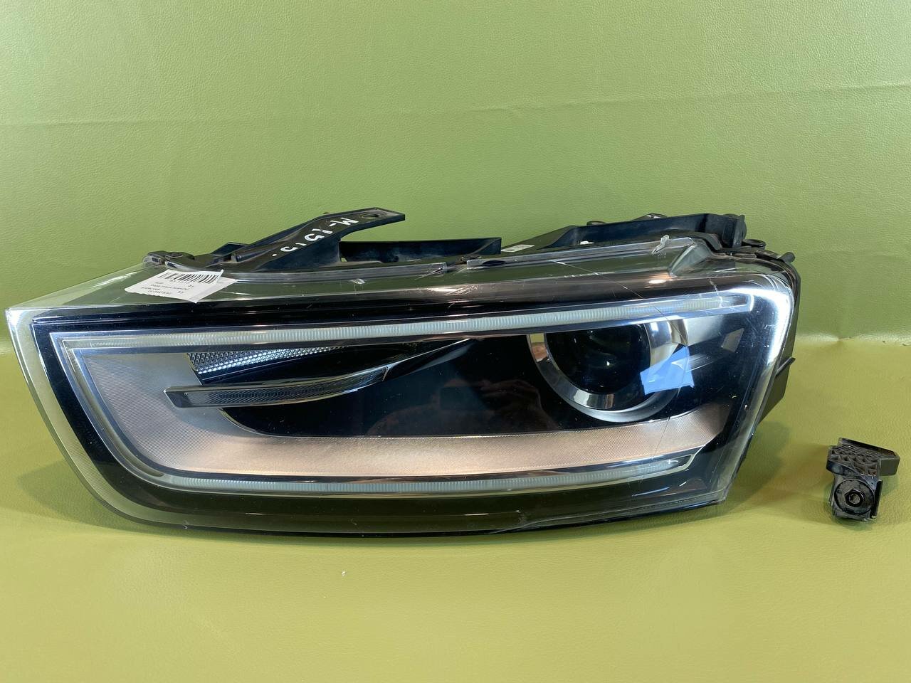 Фара левая (ксенон) для Audi Q3 8U (2011-14гг) 8U0941005