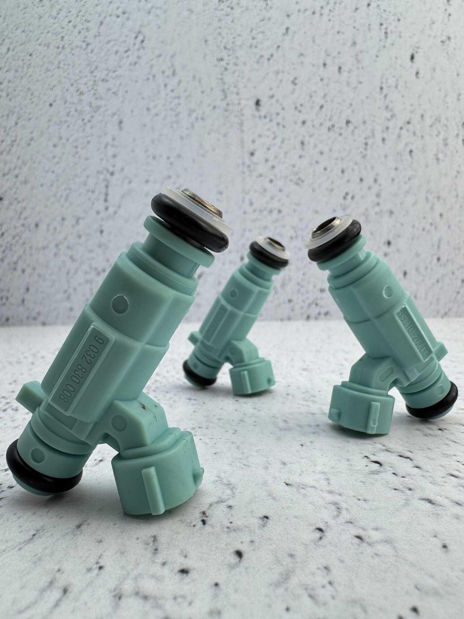 Форсунки топливные 35310-26600 3 штуки.