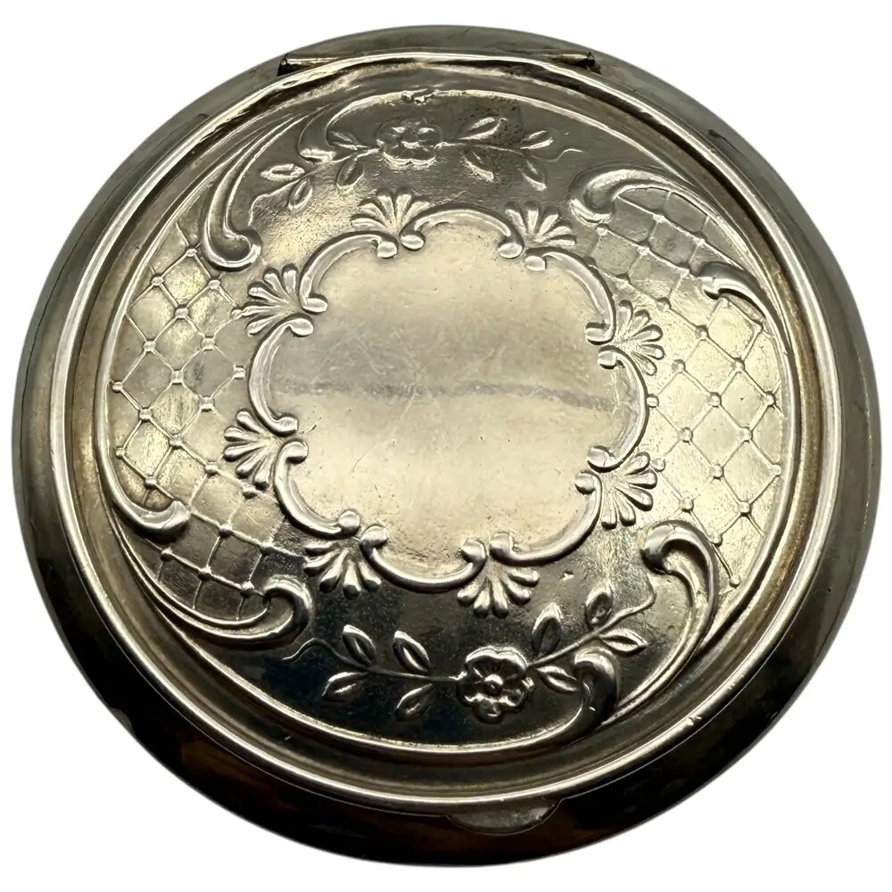 Пудреница "Медальон", 6.5 см, без зеркала, 875 проба, ЛЮ 4, 1964 г, Ленинград, СССР