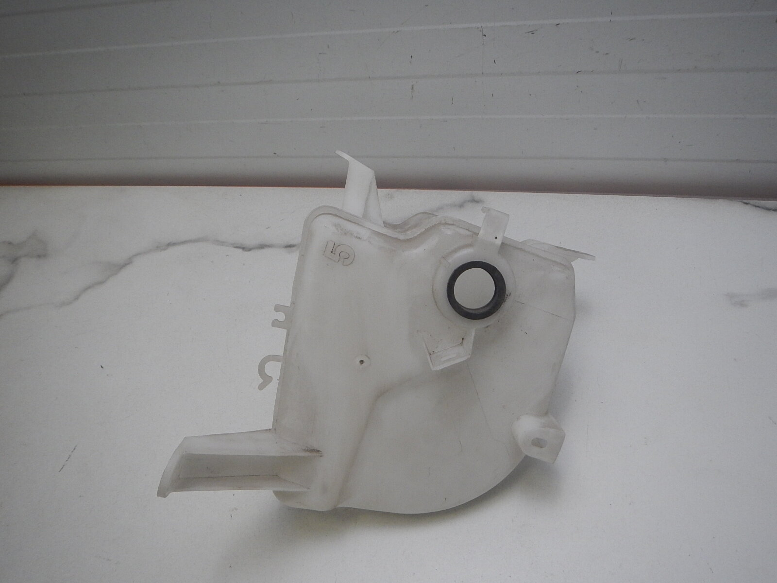 Б/У Бачок омывателя лобового стекла, Toyota (Тойота)-COROLLA 180 (13-) TOYOTA COROLLA 180 (13-) Дубликат, новый. 628262 ...