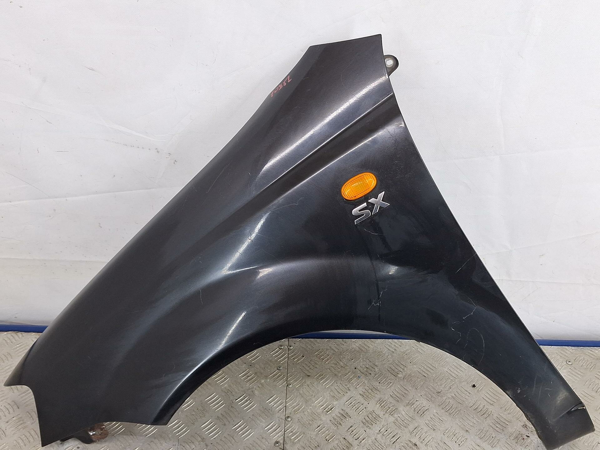 Крыло переднее левое Chevrolet Aveo T200 2005