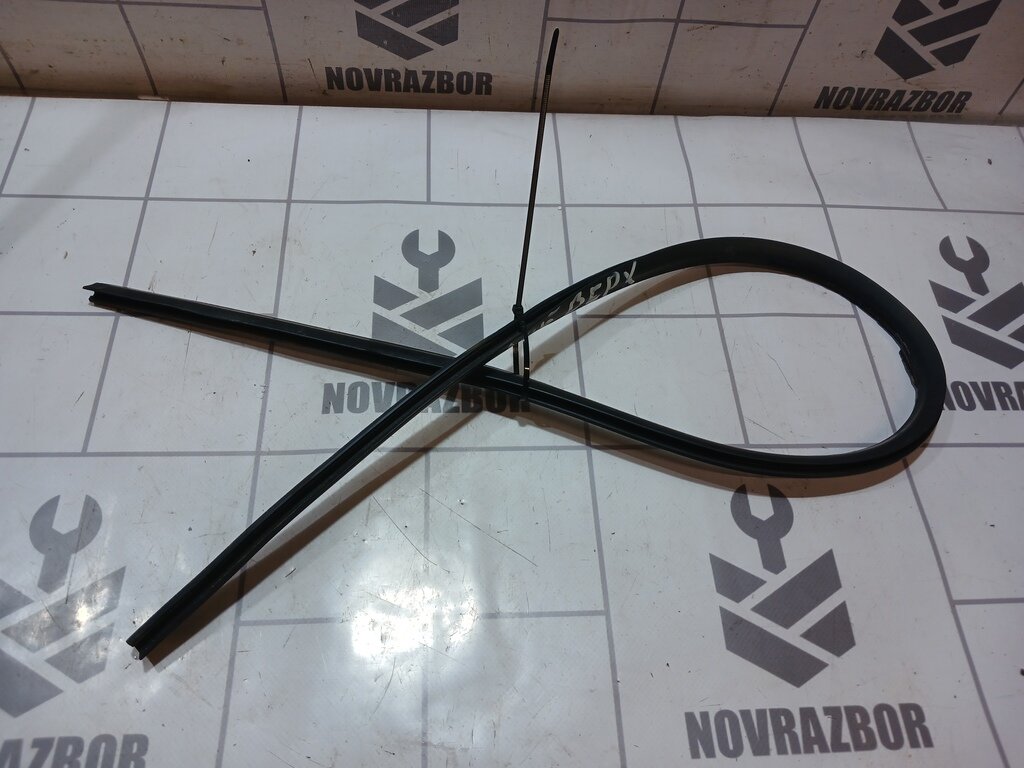 Молдинг лобового стекла Renault Logan 2005-2014