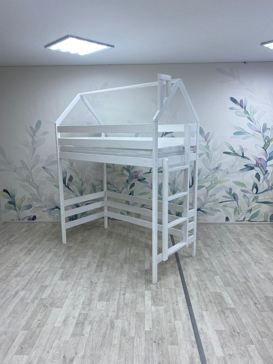 Кровать-чердак домик лестница с торца