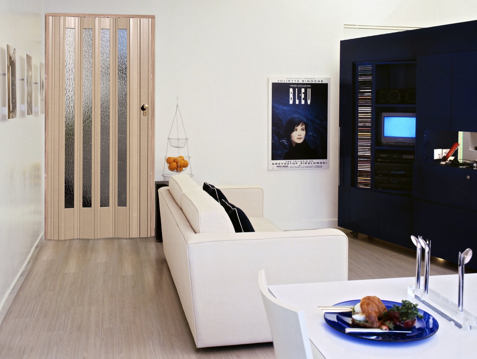 Дверь гармошка Star 2030х871мм дуб беленый полуматовый остекленная с замком и колесиками