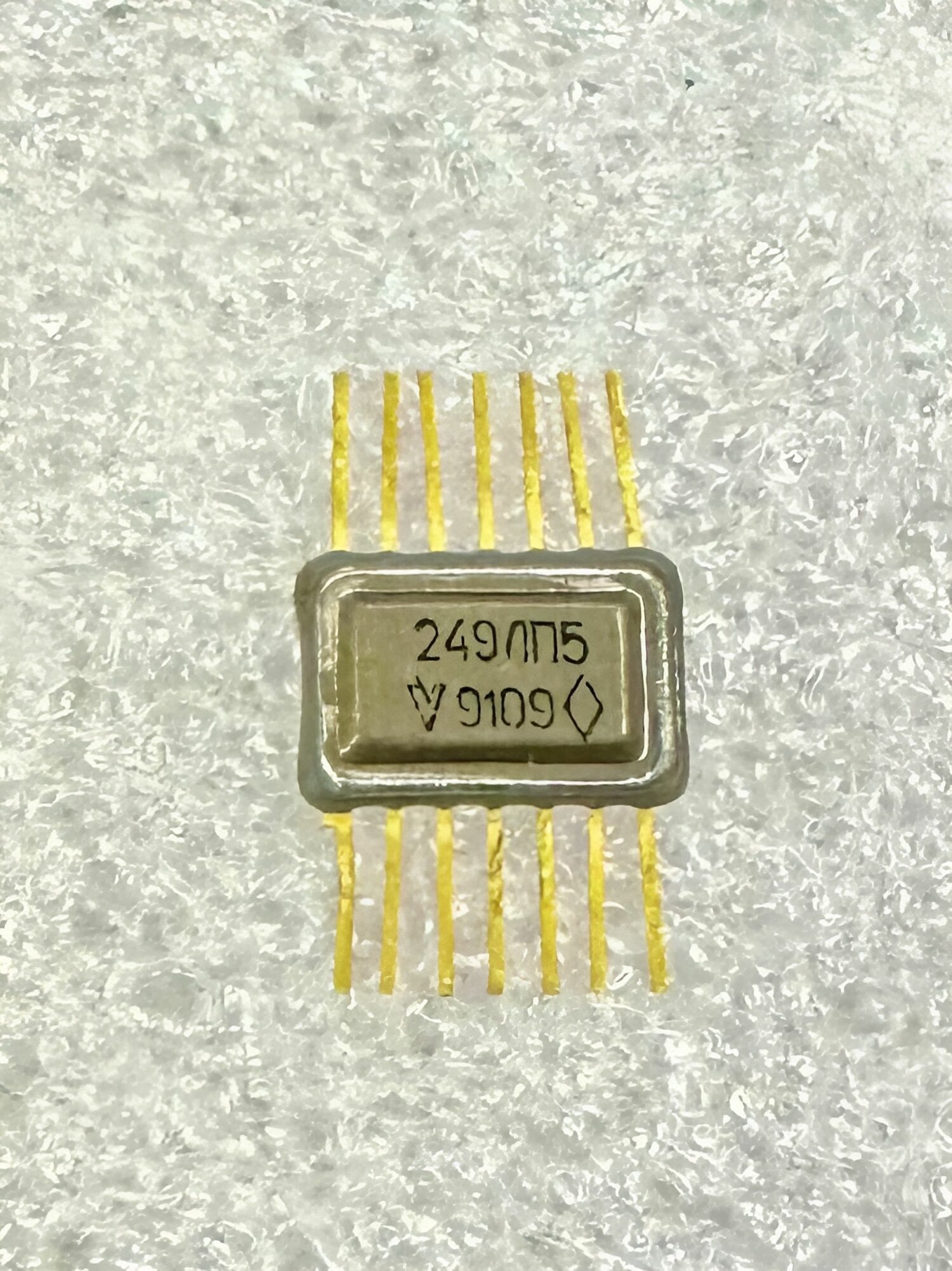 Микросхема 249ЛП5 Au Корпус:401.14-5