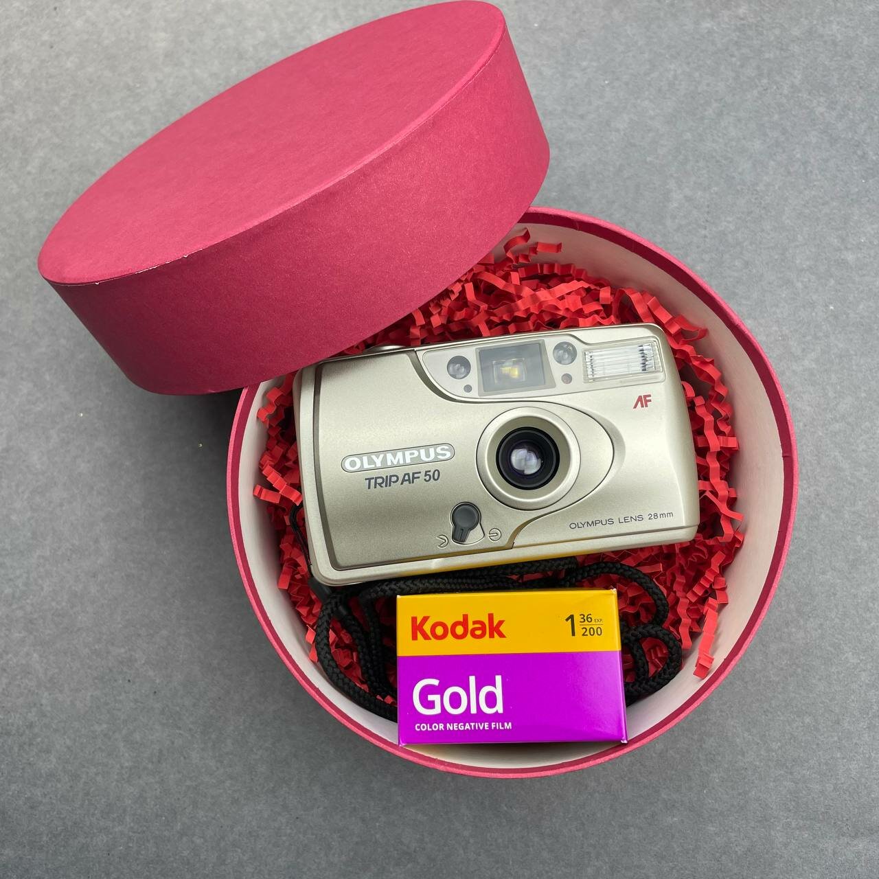 Винтажный пленочный фотоаппарат Olympus TRIP AF 50, подарочный набор