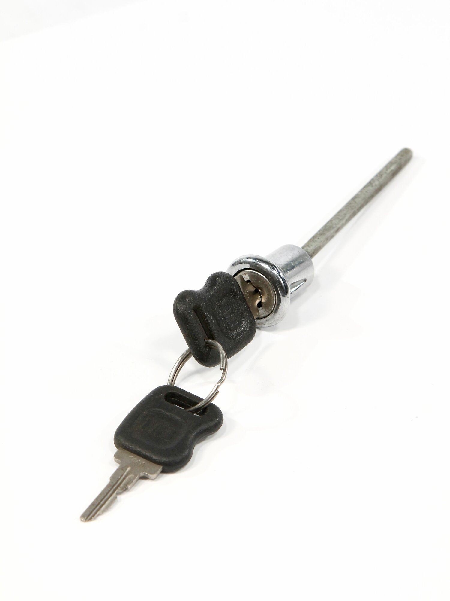 Личинка замка двери Волга-3110 в сб. с ключ.