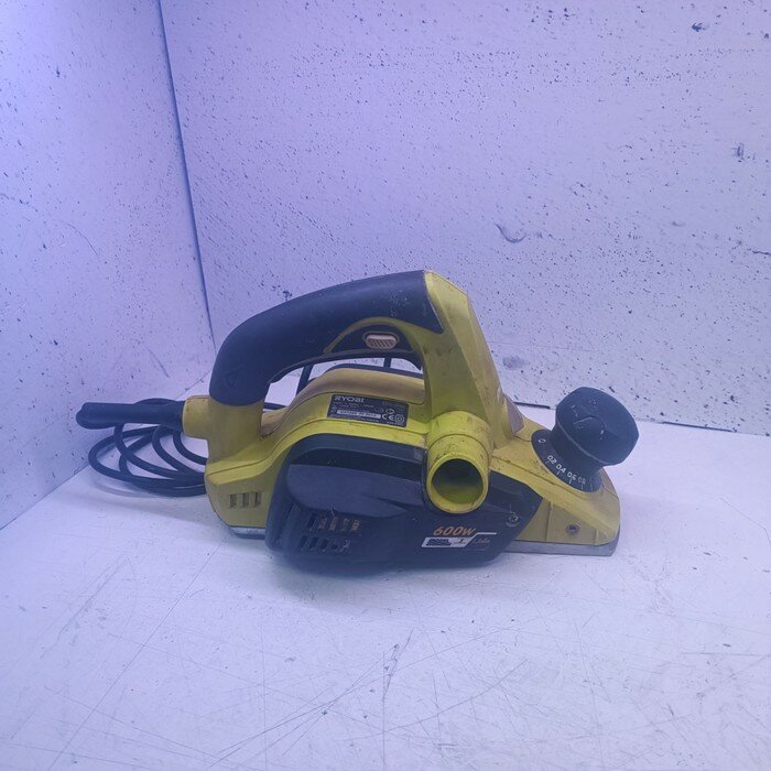 Рубанок RYOBI EPN6082CHG