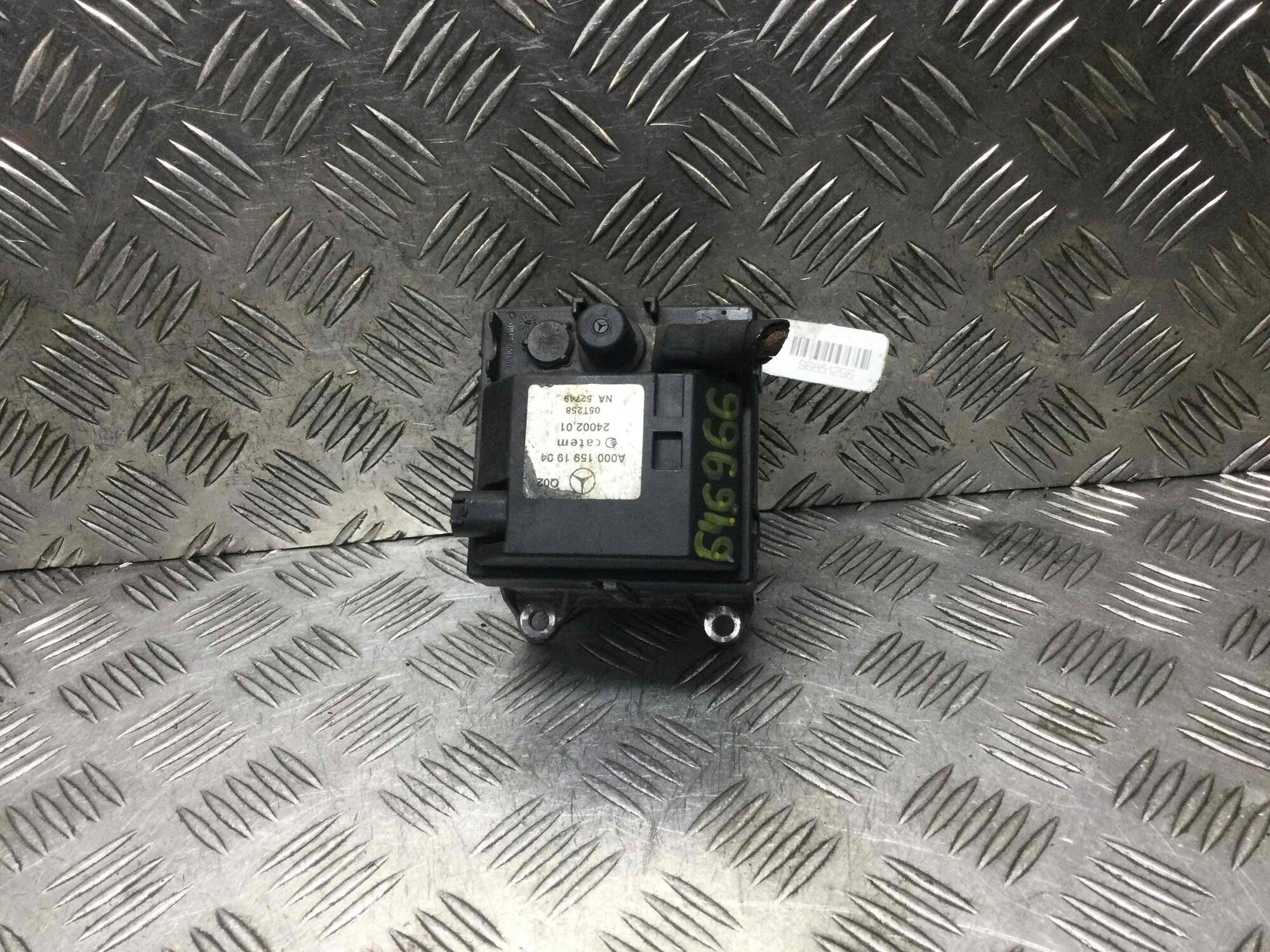 Б/У Подогреватель охлаждающей жидкости (антифриза) Mercedes CLK W209/A209 [рестайлинг] (2005-2010) 2005 г.