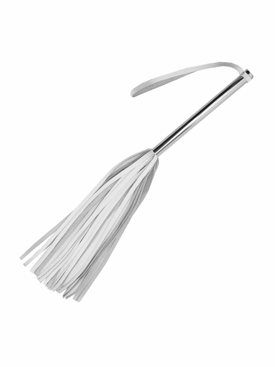 Флоггер из белой кожи с хромированной ручкой