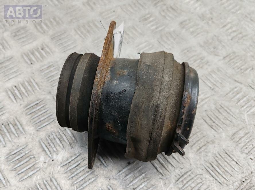 Подушка крепления двигателя Volkswagen Golf-3