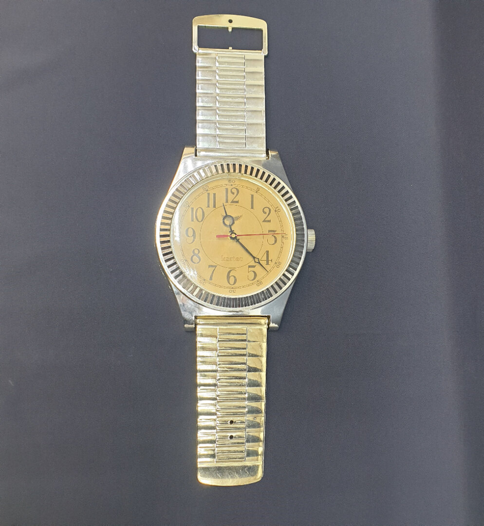 Часы настенные КАRTEC, кварцевые, рабочие, пластик, дефекты, Винтаж, СССР