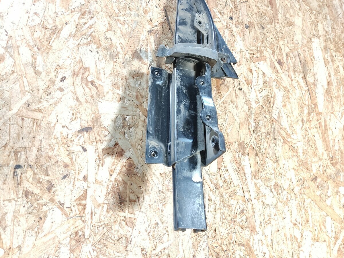 Рамка двери AUDI 80/90 1986-1991 8A0839771A