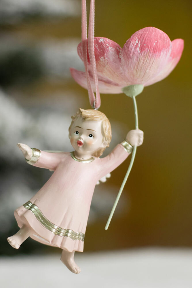 Ёлочная игрушка ангелочек мика - розовый цветник, полистоун, 13 см, EDG 685631-55-1