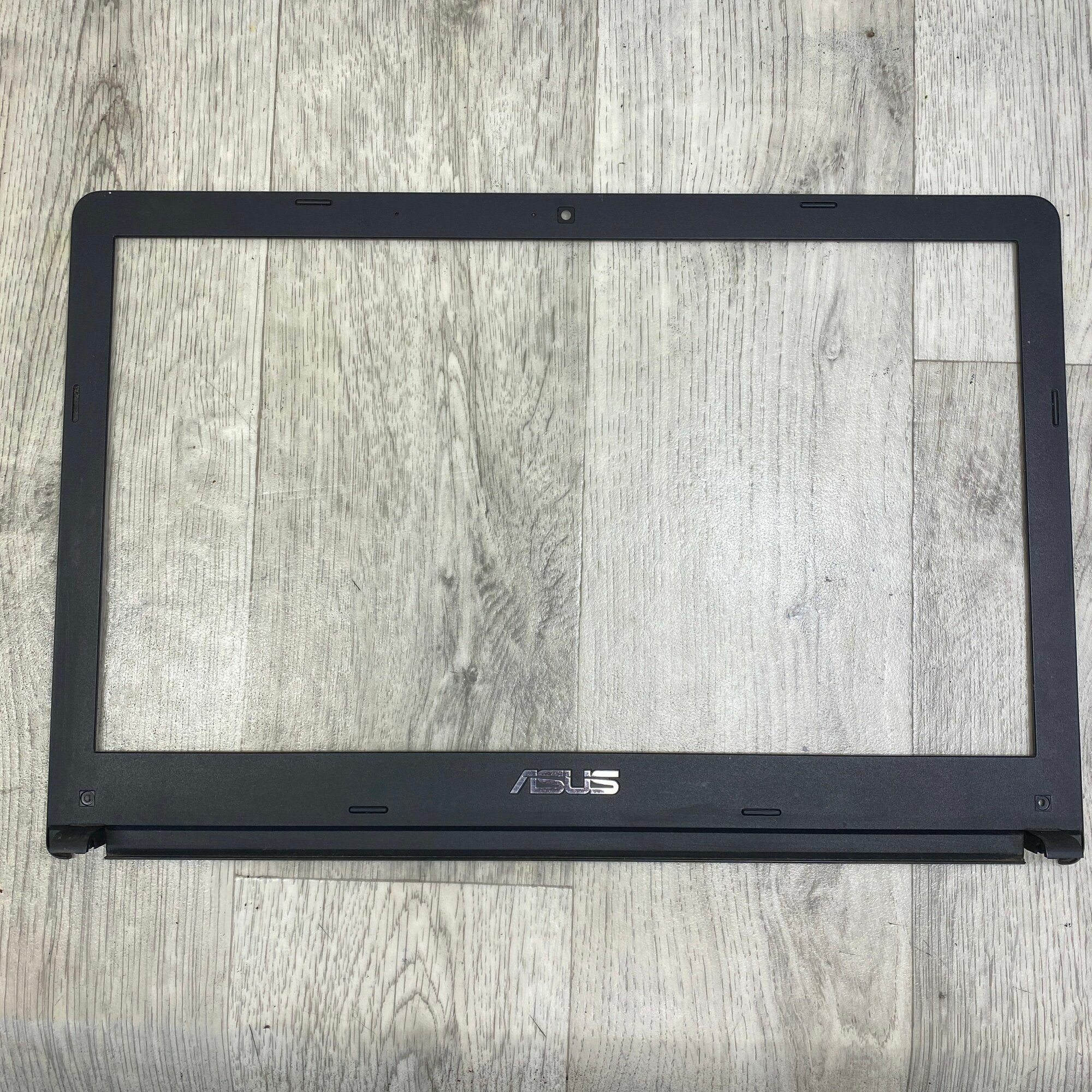 Рамка матрицы Asus X501U