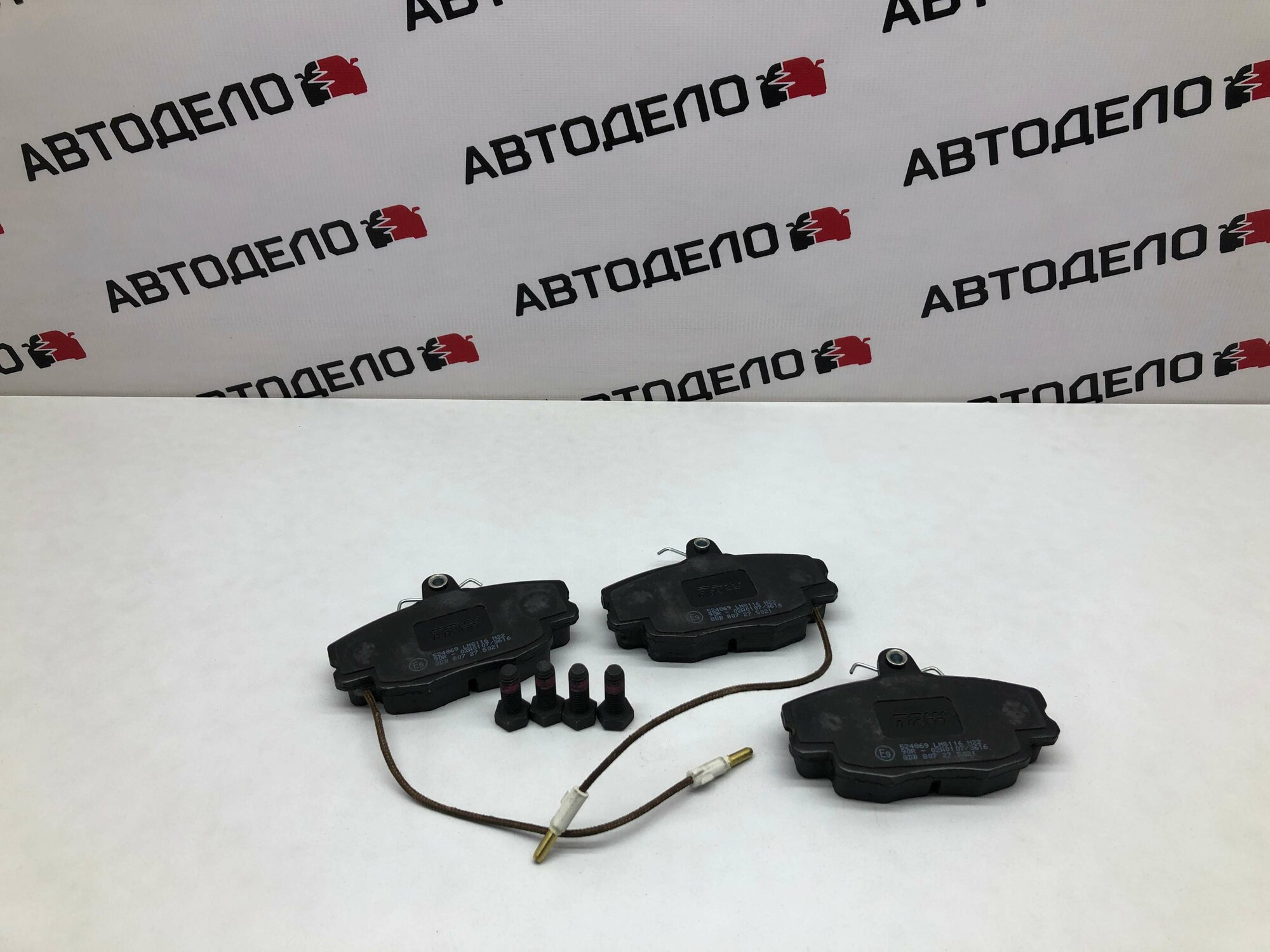 Колодки тормозные передние TRW GDB807 3 шт Renault