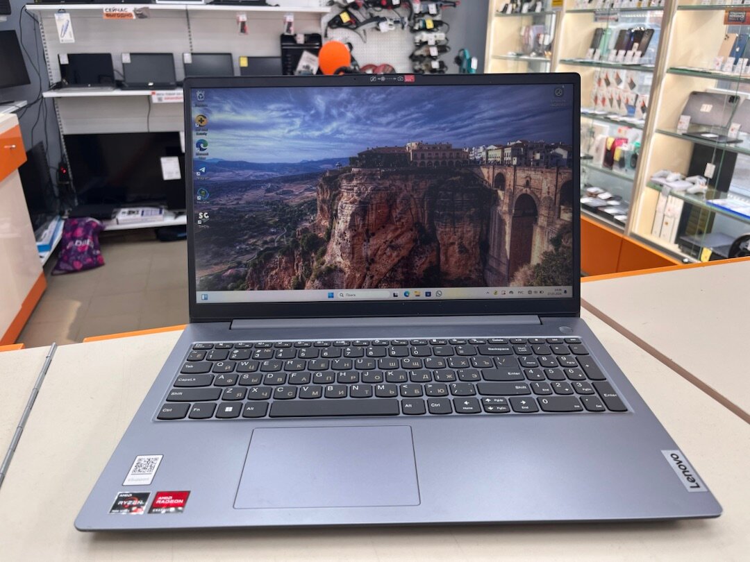 Ноутбук Lenovo V15 G4 AMN/15.6"/Ryzen 3 7320U/8/512/Win/Grey (82YU00W7IN), б/у