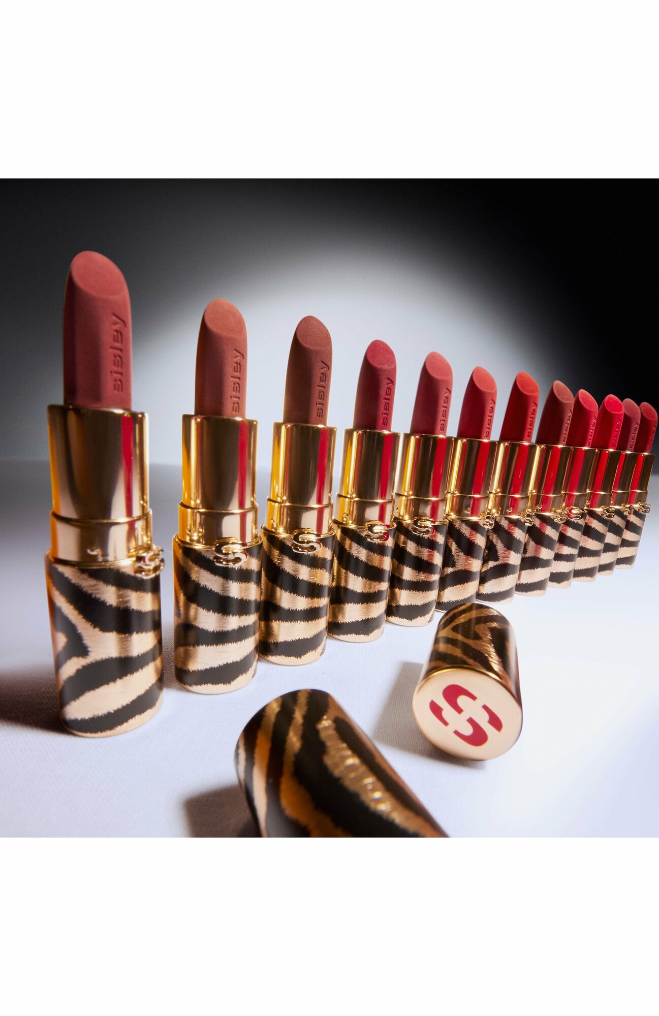 Увлажняющая матовая помада Phyto-Rouge Velvet, оттенок 11 Розово-бежевый (3g) Sisley