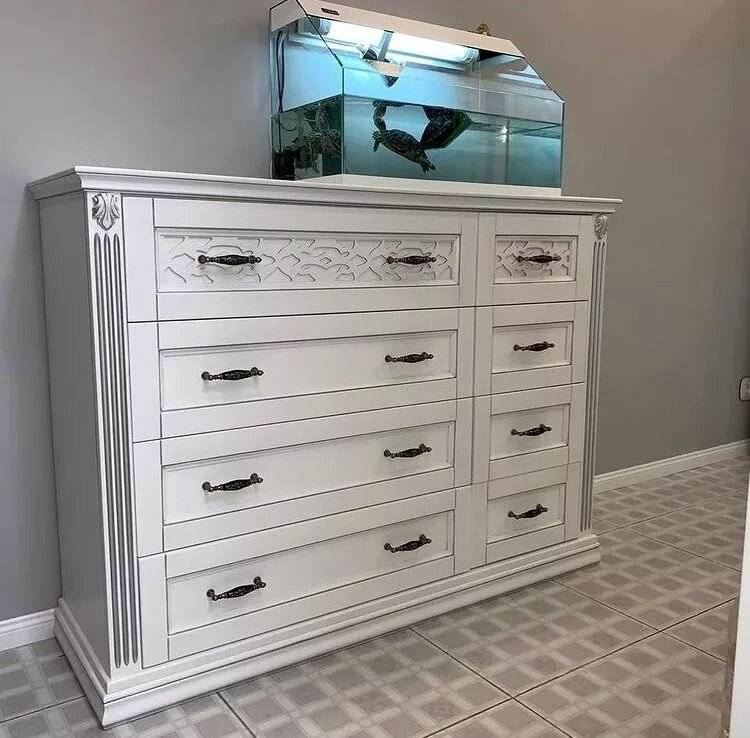 Комод деревянный из массива сосны, с ящиками, фабричного производства