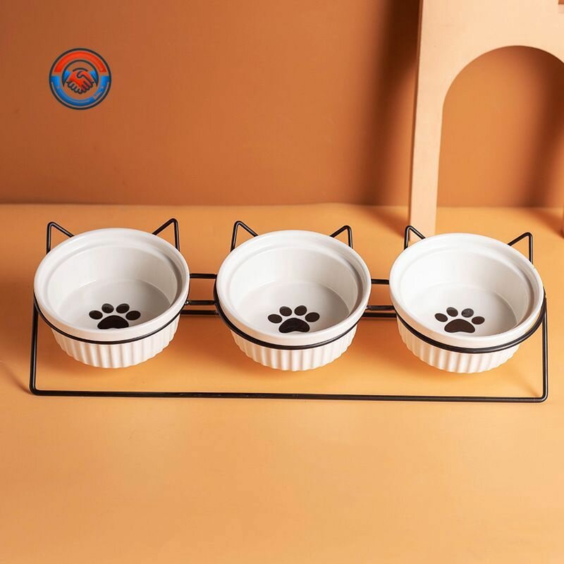 Тройная керамическая миска для кошек с металлической подставкой, милые ушки и лапки, удобный набор для кормления и воды, стильный аксессуар для дома