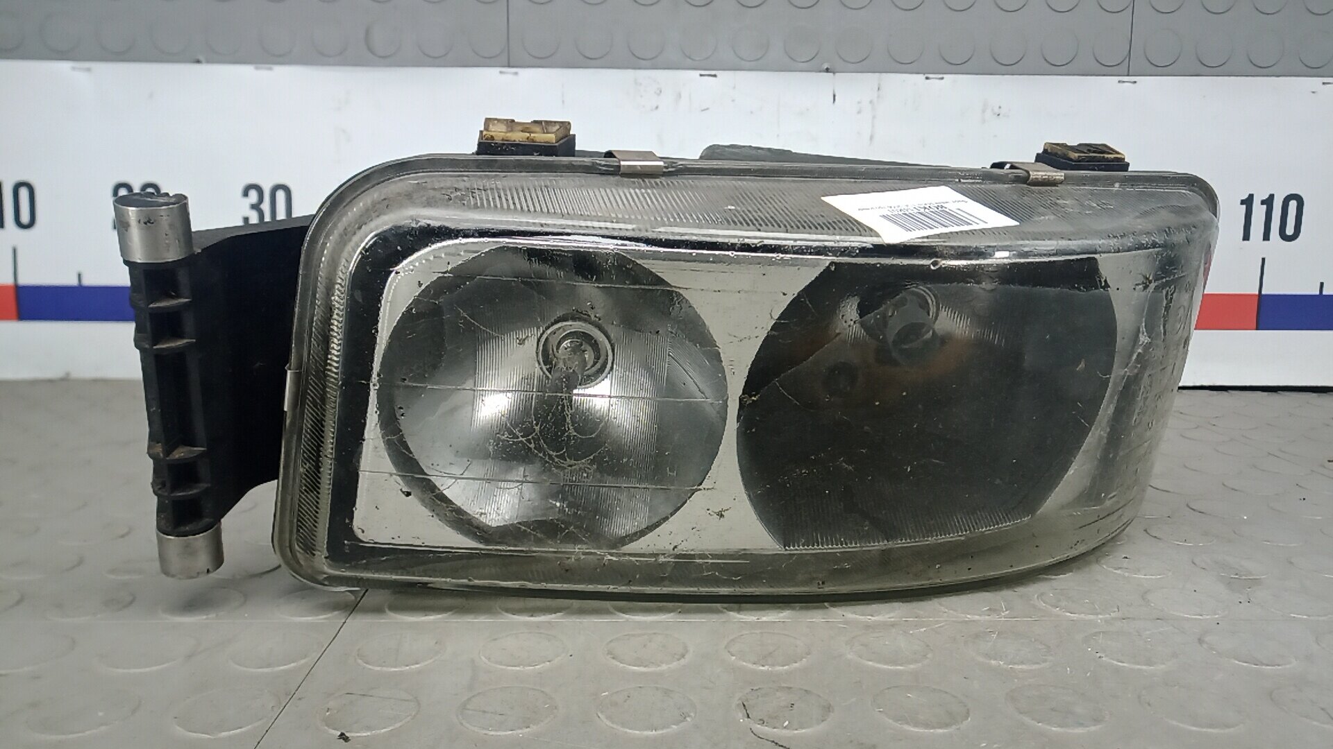 Фара левая MAN LE