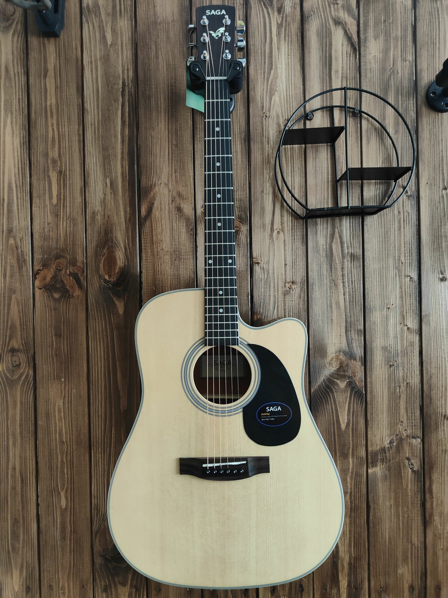 Гитара Saga SF700C, акустическая, верхняя дека из сикстинской ели, 20 ладов, натуральные цвета