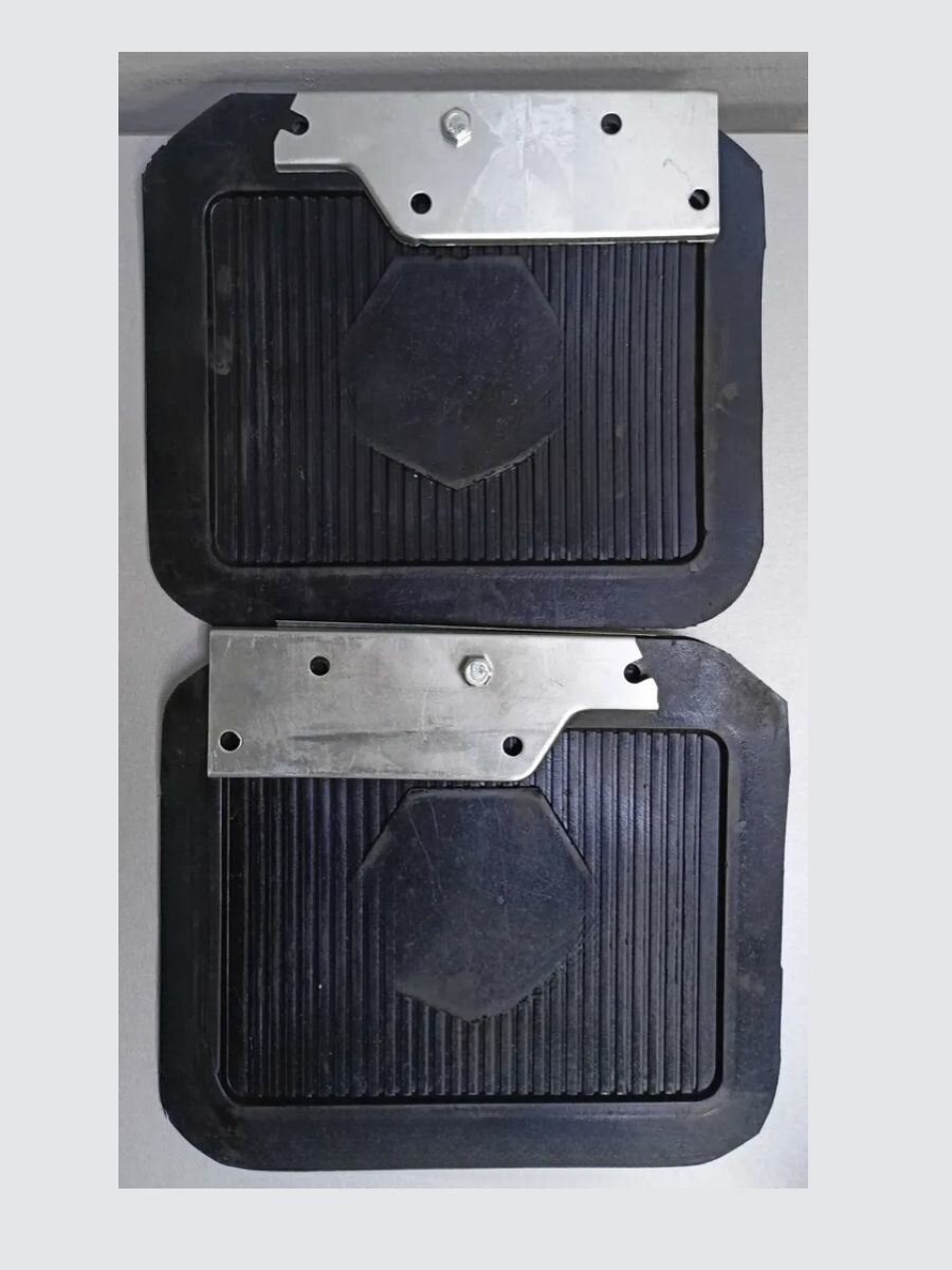 Брызговики задние ГАЗ-3102, 31029 с креплением (комплект 2 шт)