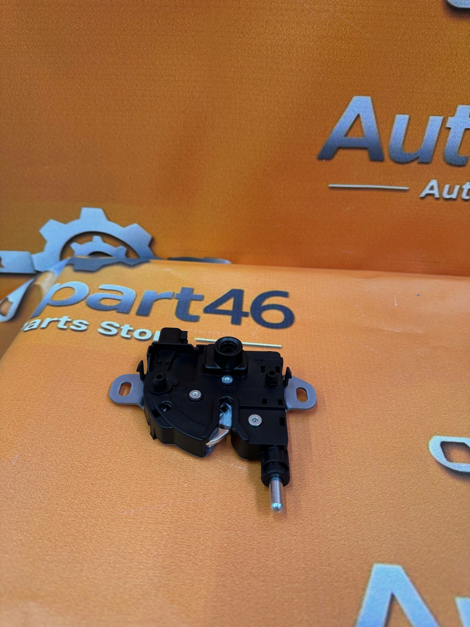 Замок капота Форд Фокус 2, Ford Focus 2