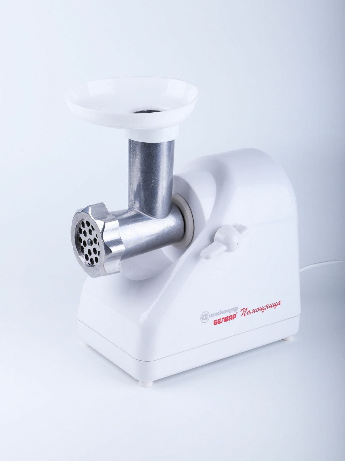 Компактная мясорубка Белвар КЭМ-36/220-4-31, белый, реверс, 1000 Вт, защита от перегрузки