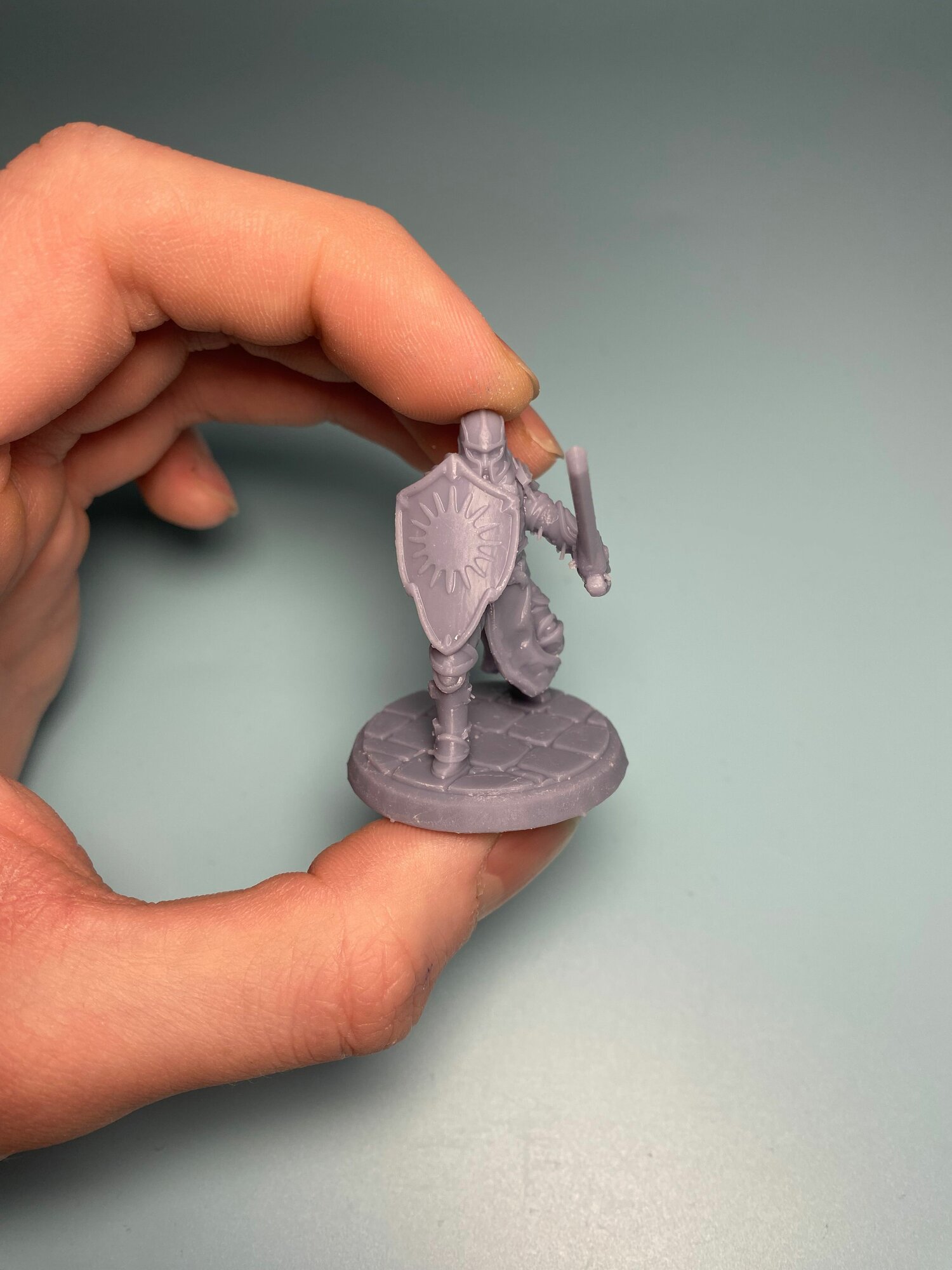 Миниатюра для покраски Паладин D&D 4.5 см