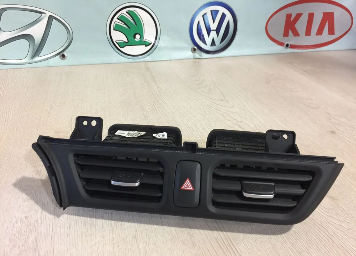 Kia Rio Рио дефлектор обдува центральный, б/у