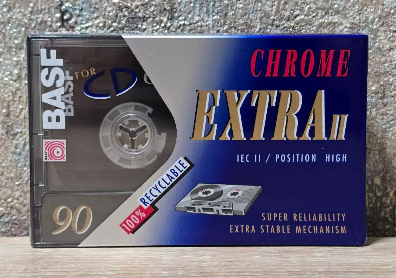 Аудиокассета BASF серо-синяя