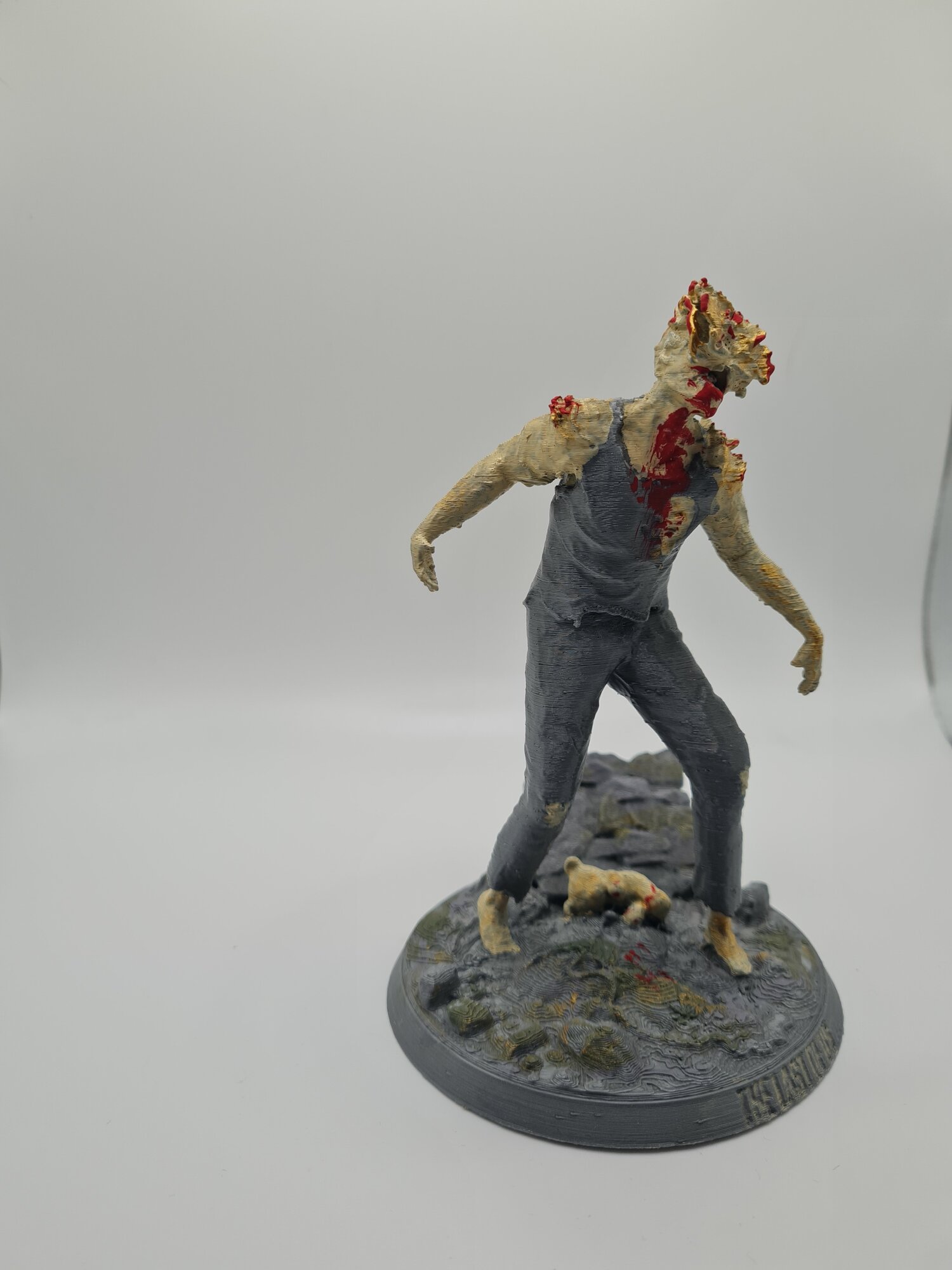 Щелкун The last of us мужчина с медвежонком 15 см