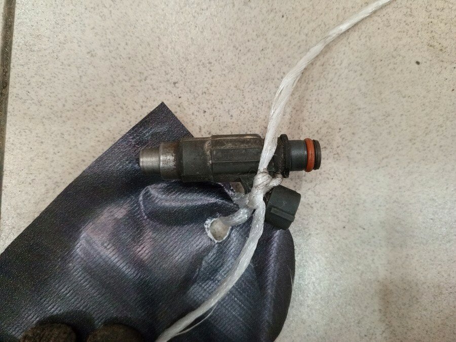 Форсунка инжекторная от Mitsubishi Lancer 9 CS 2000-2008