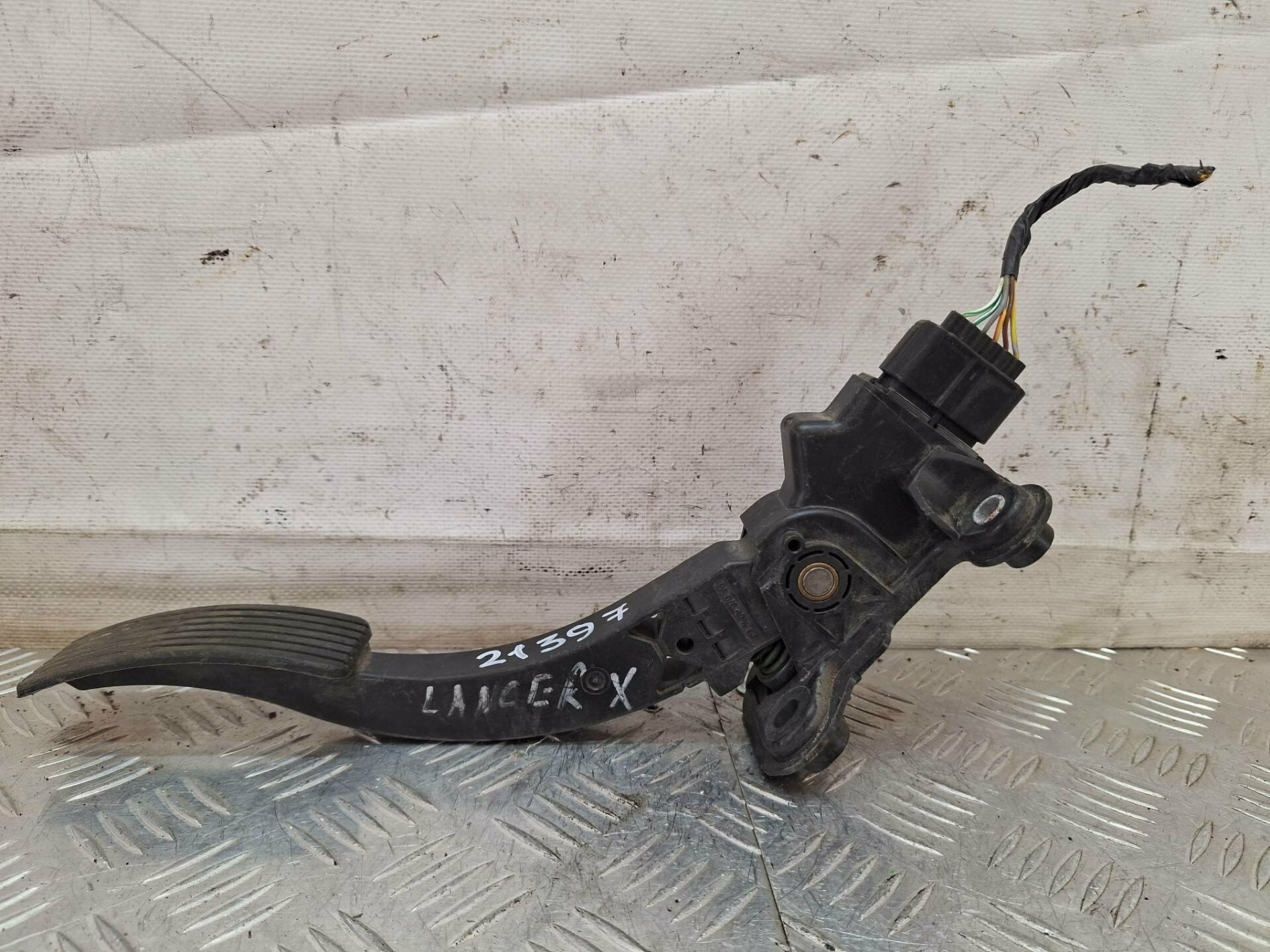 Педаль газа Mitsubishi Lancer 10 2010 07116B3B