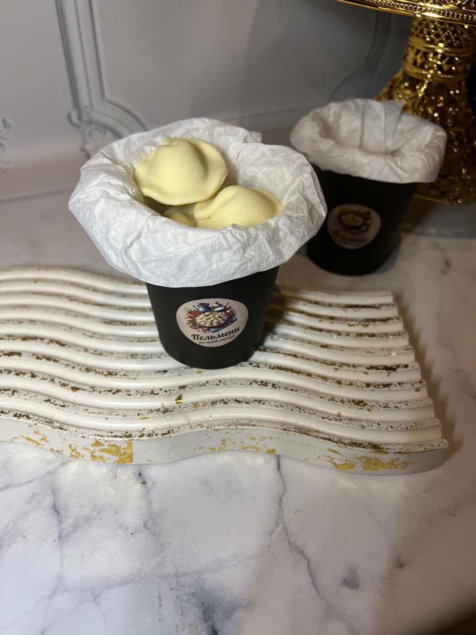 Подарочные шоколадные пельмени, кондитерские изделия, молочный шоколад, конфеты ручной работы