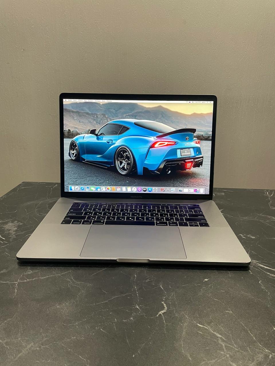 15.4" Ноутбук Apple MacBook Pro 15 2019, 2880x1800, Intel Core i7 2.6 ГГц, RAM 16 ГБ, SSD 256 ГБ, AMD Radeon Pro 555X , MacOS, серый
