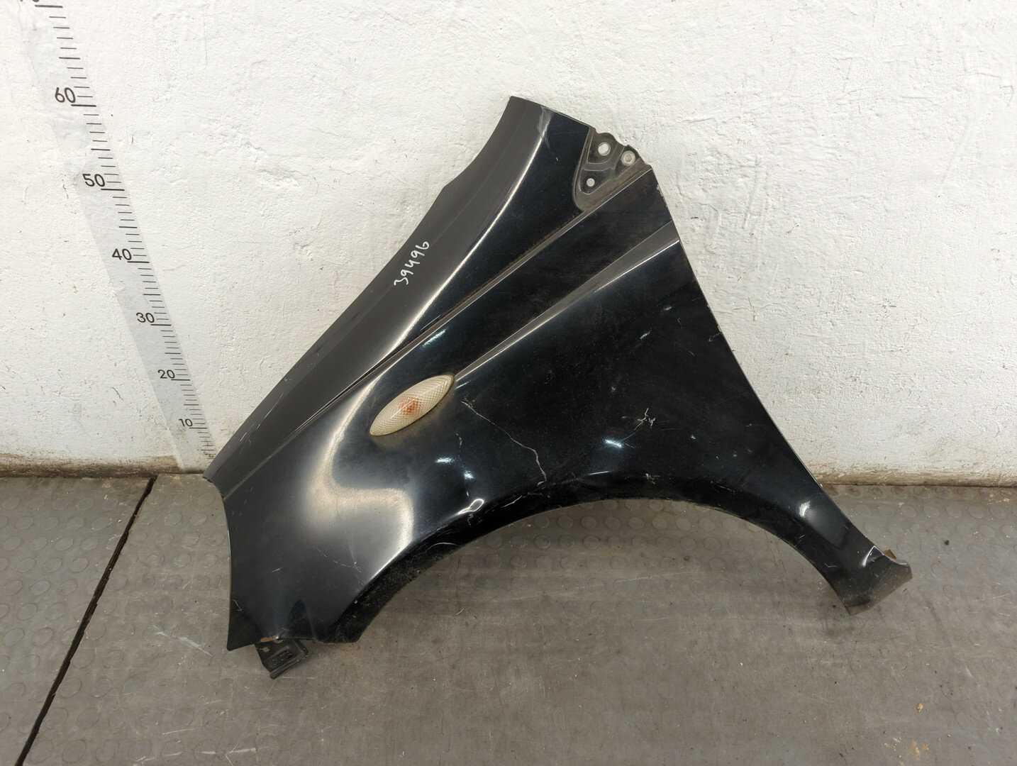 Крыло левое переднее Toyota Yaris Б/У