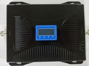 Четырехдиапазонный усилитель сотовой связи GSM/DCS/3G/4G (900/1800/2100/2600 МГц) Комплект