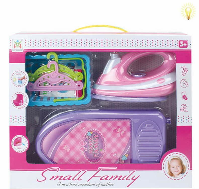 Happy Family Набор хозяйки Small 6 предметов: свет, звук, спрей, розовый LS8204D с 3 лет