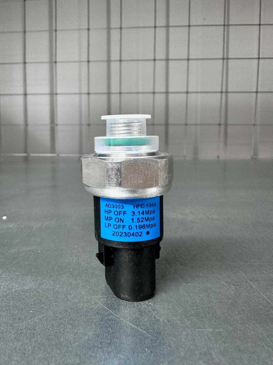 Датчик давления фреона кондиционера Chery