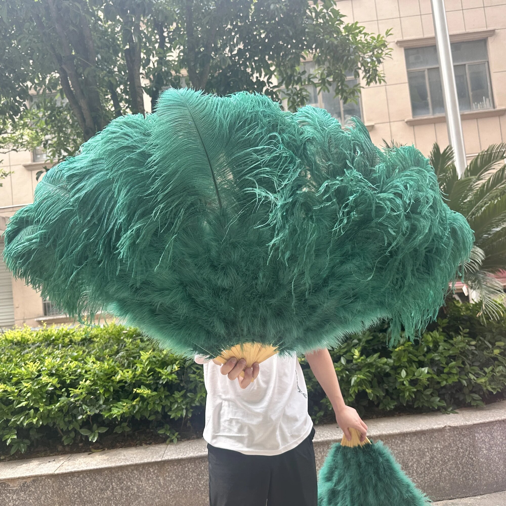 Натуральный веер из страусиных перьев 130 см Изумрудный, 23 Dark green, 100cm 1PCS left hand