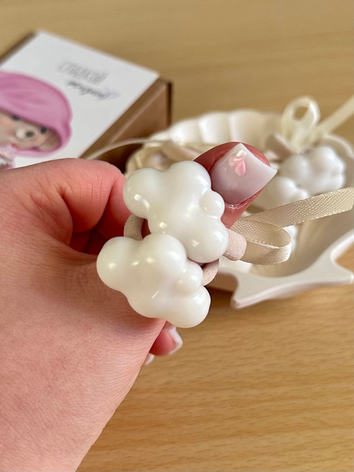 Резинки для волос ручная работа 2 шт белое облачко эпоксидная смола