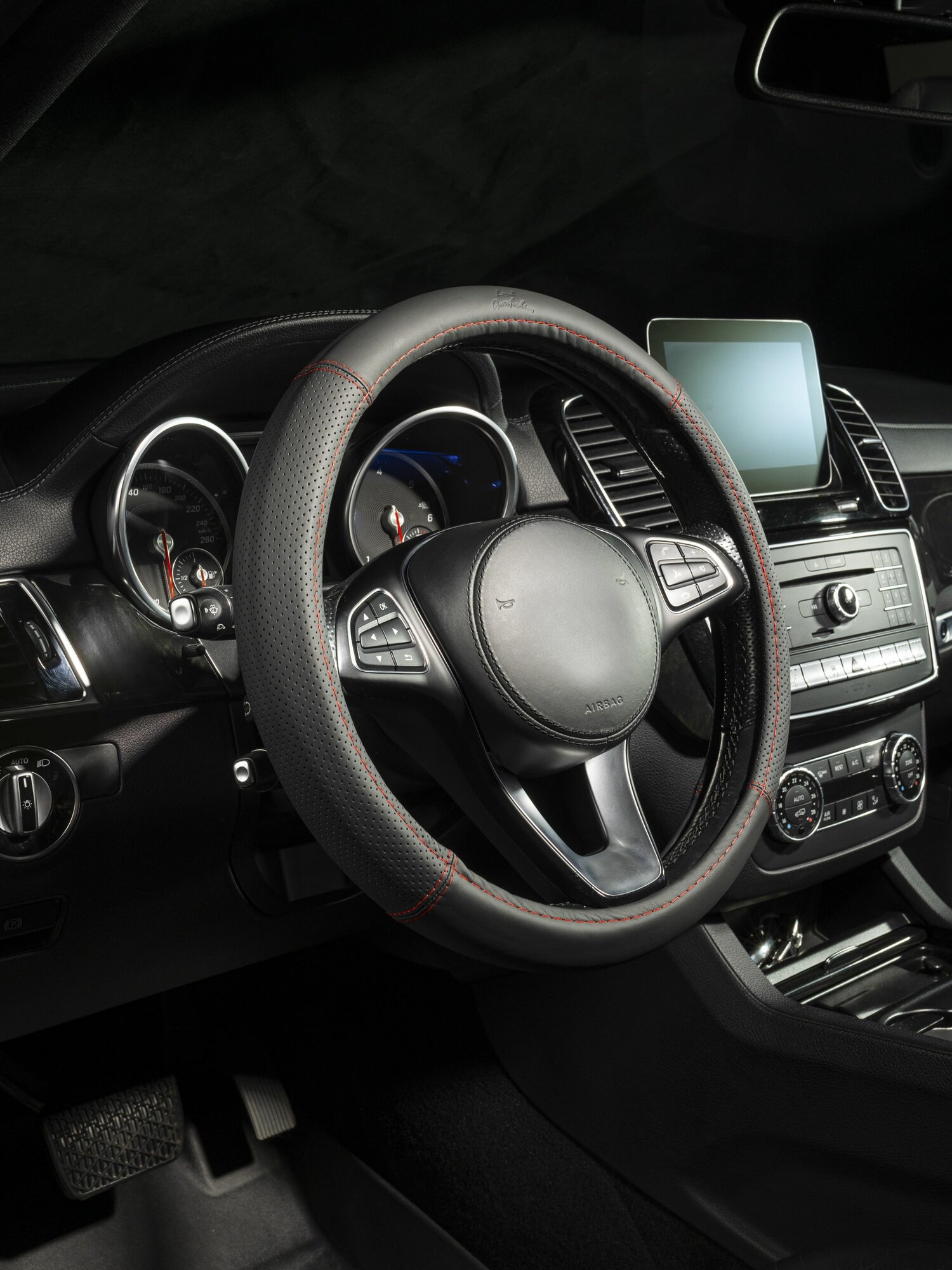 Оплетка на руль каркасная Кожа Lord Autofashion (3806 Чёрный/Красная строчка L)