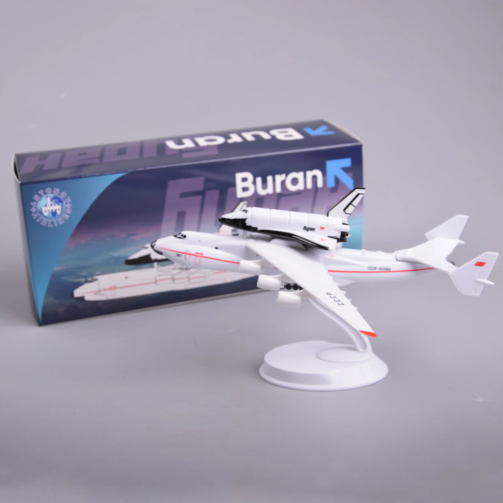 Модель космического корабля Буран 1:400 CCCP-82060