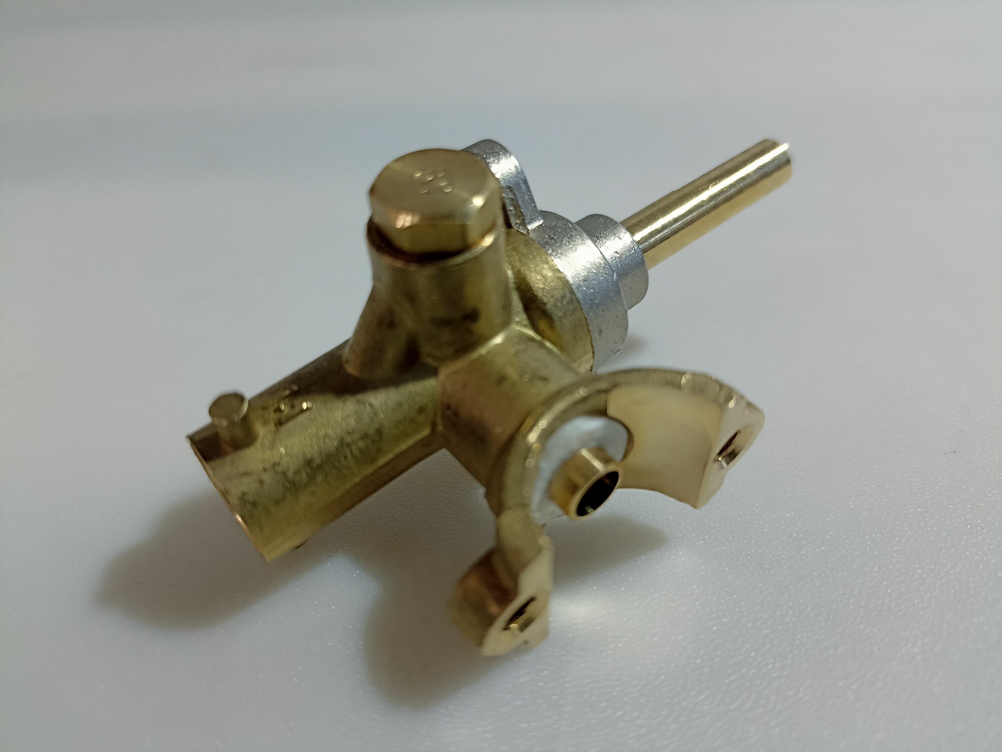 Газовый кран средней конф, для газовой плиты Darina GM4M41001