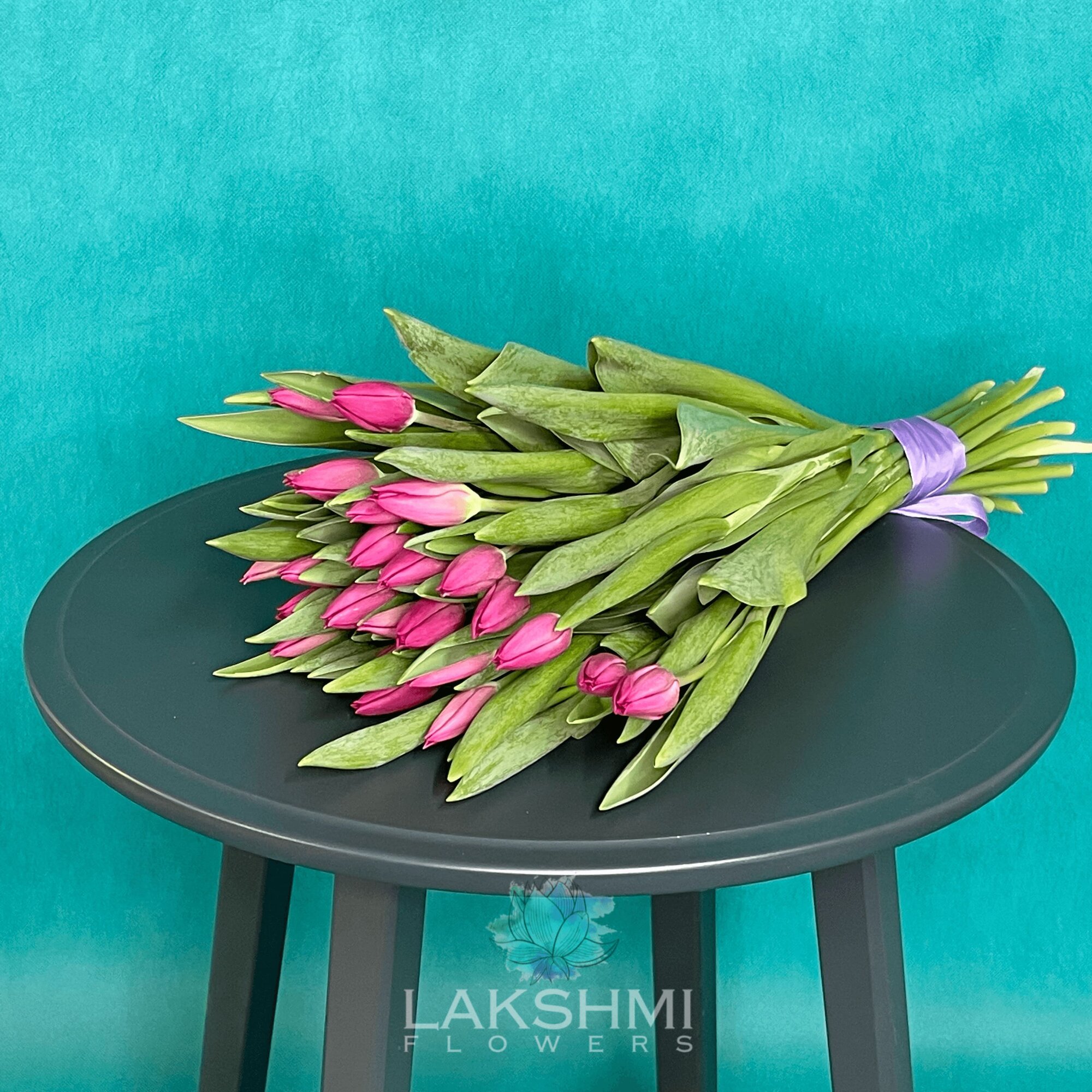 25 фиолетовых тюльпанов / Букет из 25 фиолетовых тюльпанов под ленту