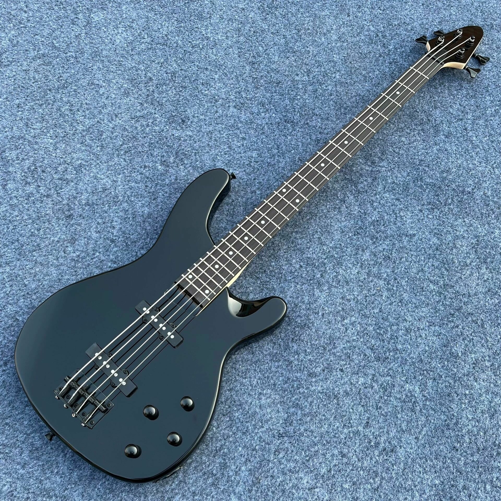 Ibanez Бас-гитара бас гитара 4/5 струн Ibanez/IBZ 5-струнная