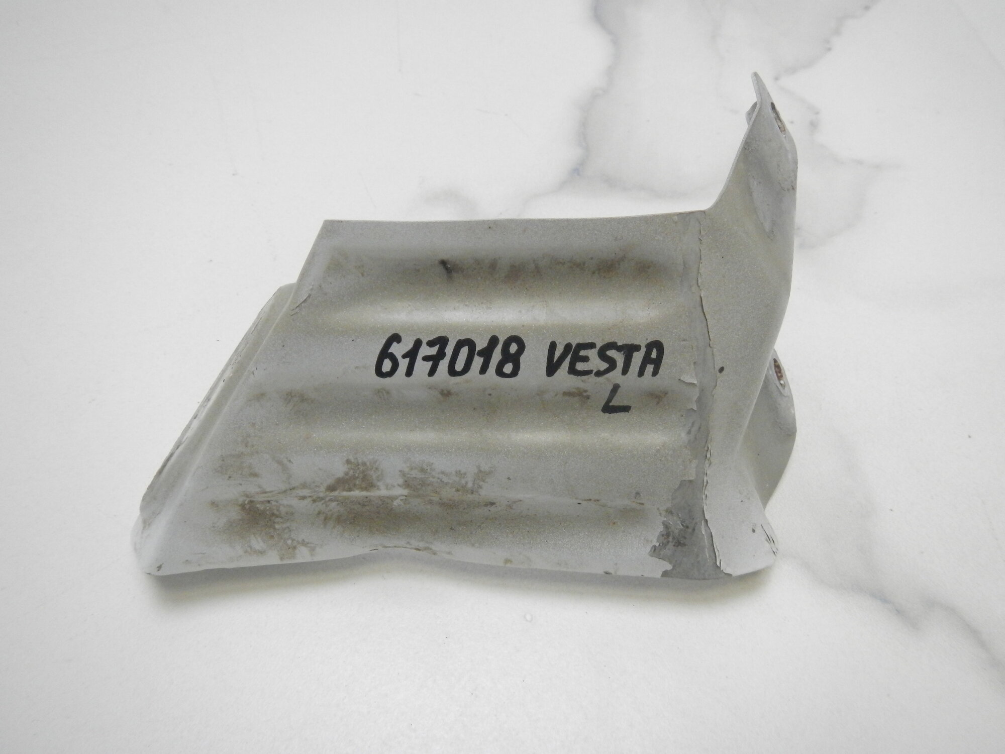 Б/У Кронштейн крепления крыла, ВАЗ (VAZ)-LADA VESTA (веста) LADA VESTA (Веста) левый Небольшая деформация. 617018 LADA ар...